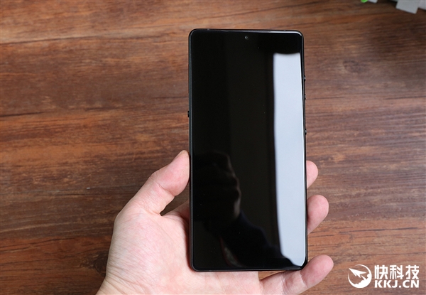 Check out the 1TB Storage-Packing Smartisan R1 Hands on Pictures ...