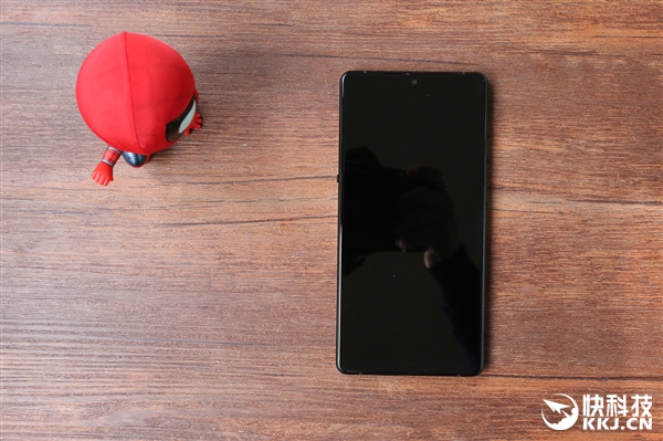 Check out the 1TB Storage-Packing Smartisan R1 Hands on Pictures ...