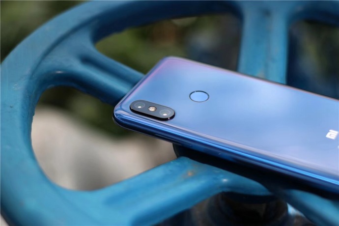 Check Out The Xiaomi Mi 8 & Mi 8 Explorer Edition In Pictures - Gizmochina
