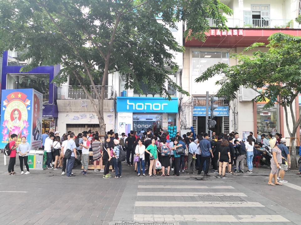 Honor Opens First Offline Store In Vietnam - Gizmochina