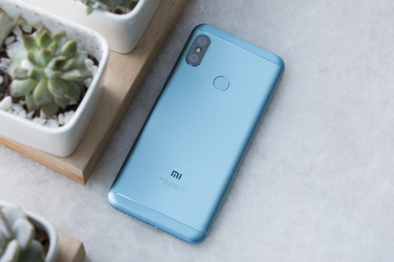 Xiaomi Redmi 6 Pro Unboxing Pictures: Yet Another Uninspiring Notch ...
