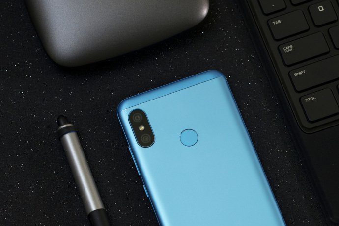 Xiaomi Redmi 6 Pro Blue Edition Looks Simply Irresistible in These ...