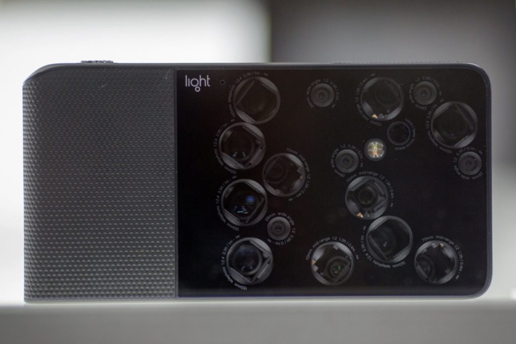 Light Is Developing A Phone With 9 Cameras To Launch In 2018 - Gizmochina