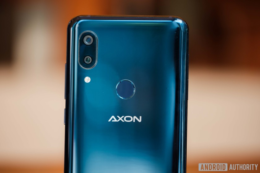 ZTE Axon 9 Pro launched: packs a Water resistant body, Snapdragon 845 and 4000mAh battery ...