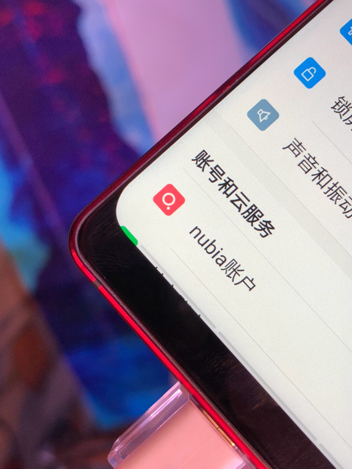 Hands-on photos of the Nubia Z18 (Nebula Red and Deep Dark Night) - Gizmochina