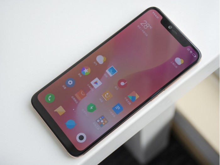 Xiaomi Mi 8 Pro hands-on images reveal beauty of Twilight Gold variant ...