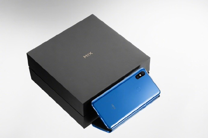 Unboxing photos of the Xiaomi Mi MIX 3 show it comes with a wireless ...