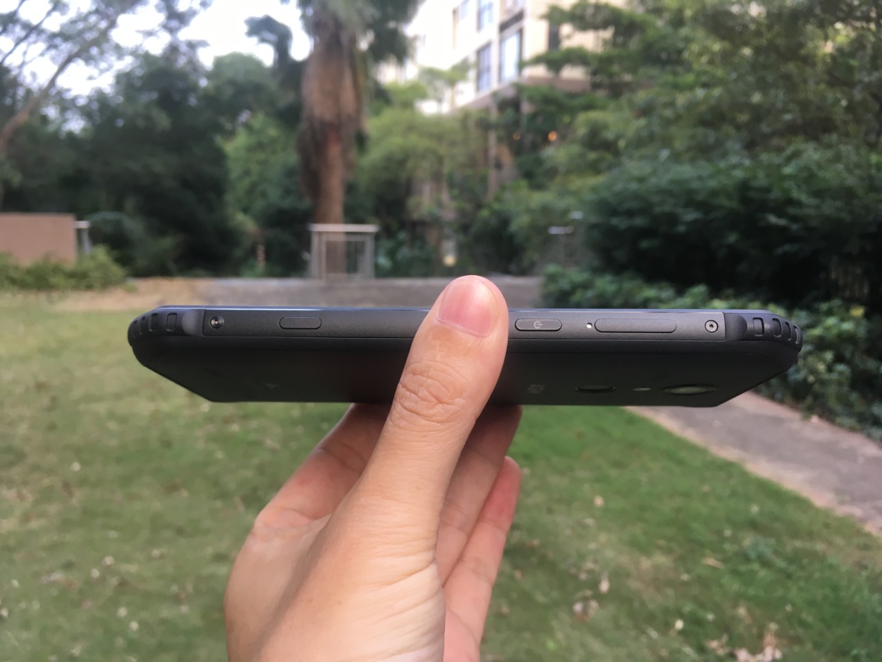 Here's AGM A9 hands-on pictures, looks good in a quick overview ...