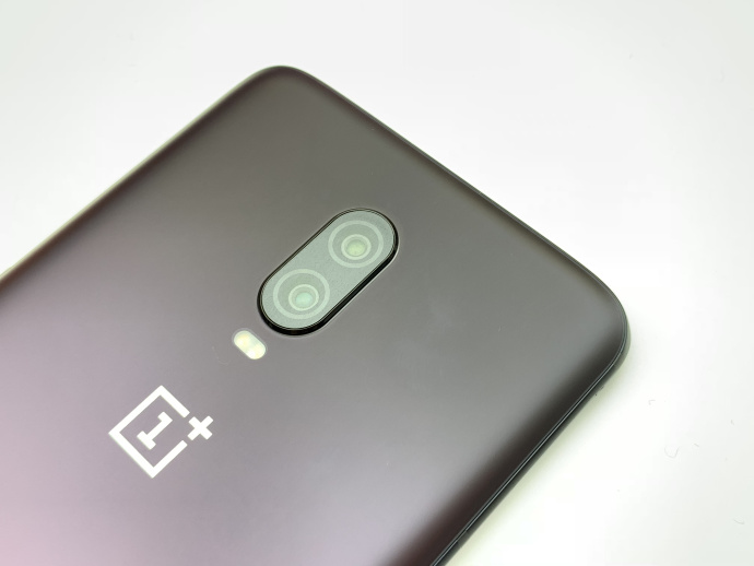 OnePlus 6T Thunder Purple gradient hue in pictures: Likely the first of ...