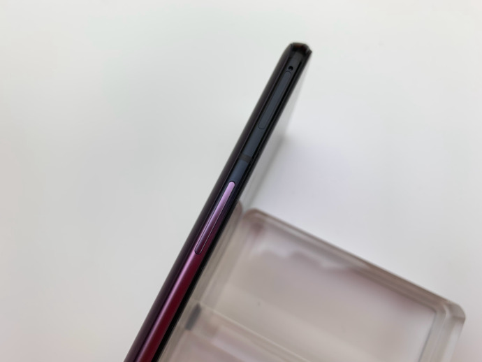 OnePlus 6T Thunder Purple gradient hue in pictures: Likely the first of ...