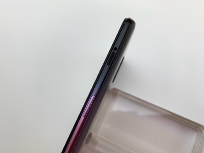 OnePlus 6T Thunder Purple gradient hue in pictures: Likely the first of ...