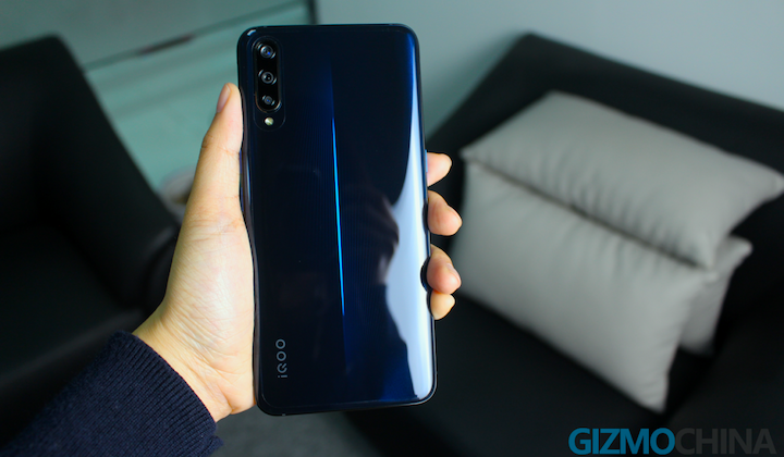 The first-ever iQOO smartphone is finally receiving iQOO UI Android 10 ...