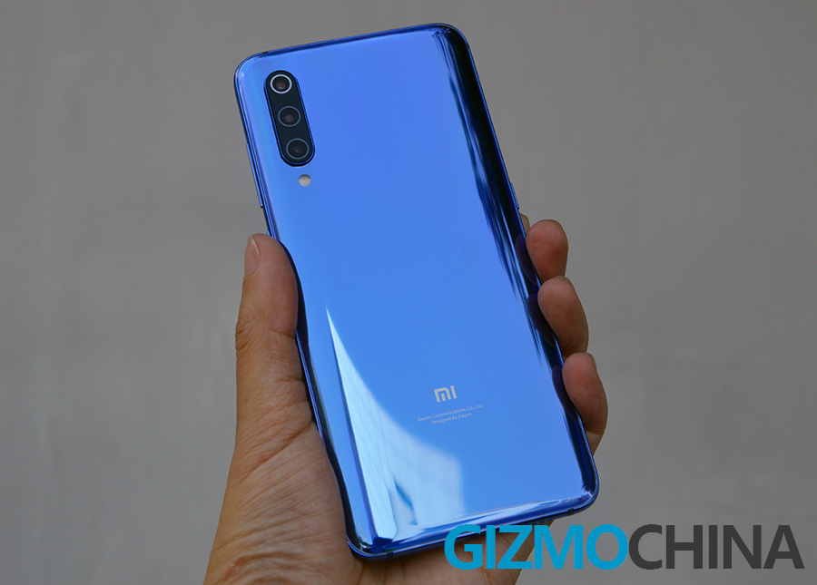 Xiaomi Mi 9 Hands On: Premium Curved Design meets Affordable Pricing ...
