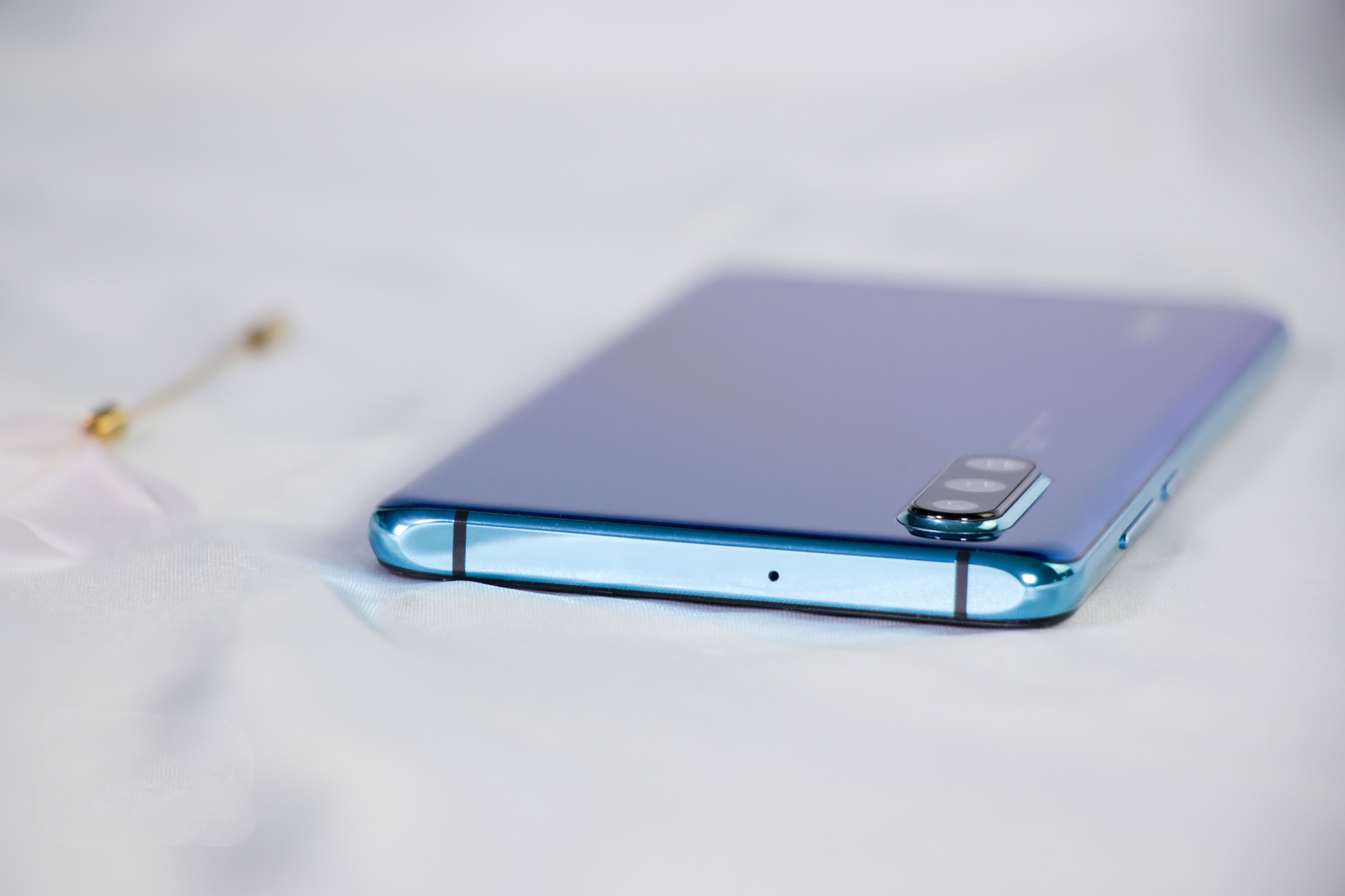 Huawei P30 Review - Better Than the P30 Pro? - Gizmochina