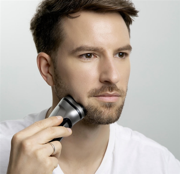 Xiaomi crowdfunds the Enchen Blackstone Razor with three-head design ...