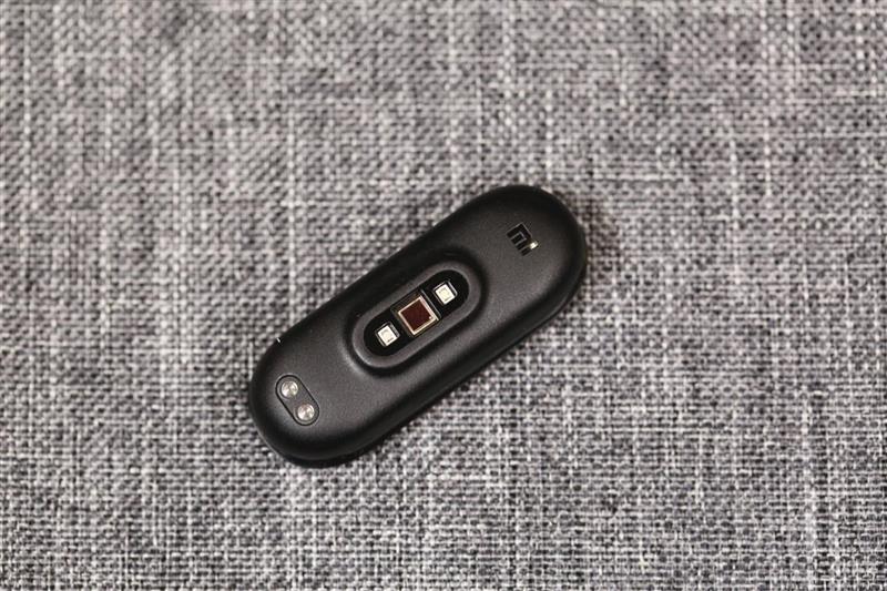 Xiaomi Mi Band 4 in Pictures: A Look at the new design and features ...
