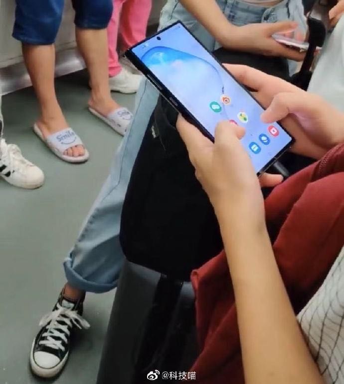 Samsung Galaxy Note 10+ Prototype captured in Video - Gizmochina