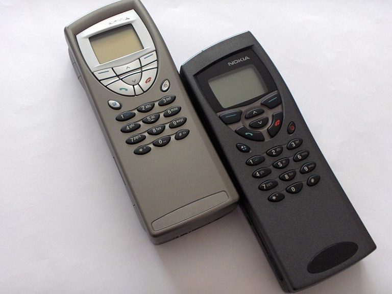 Throwback Tech Thursday: We Revisit Nokia 9210 Communicator, the phone ...