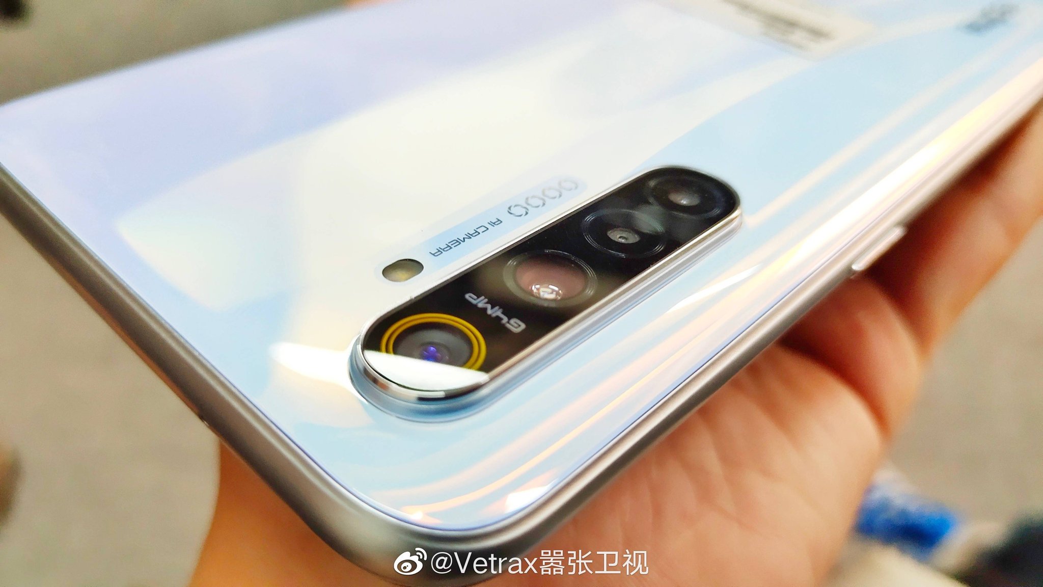 Live pictures of the Realme XT flaunt the front and rear designs ...