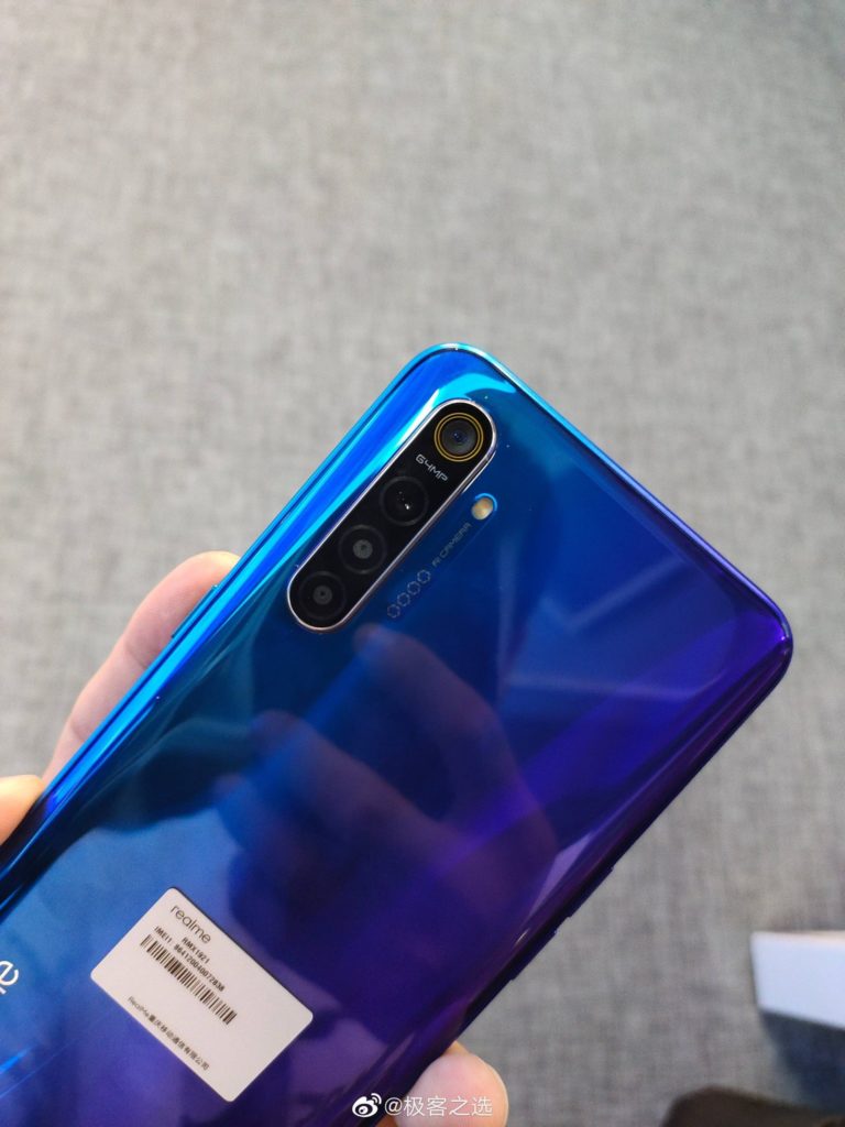 Live pictures of the Realme XT flaunt the front and rear designs ...
