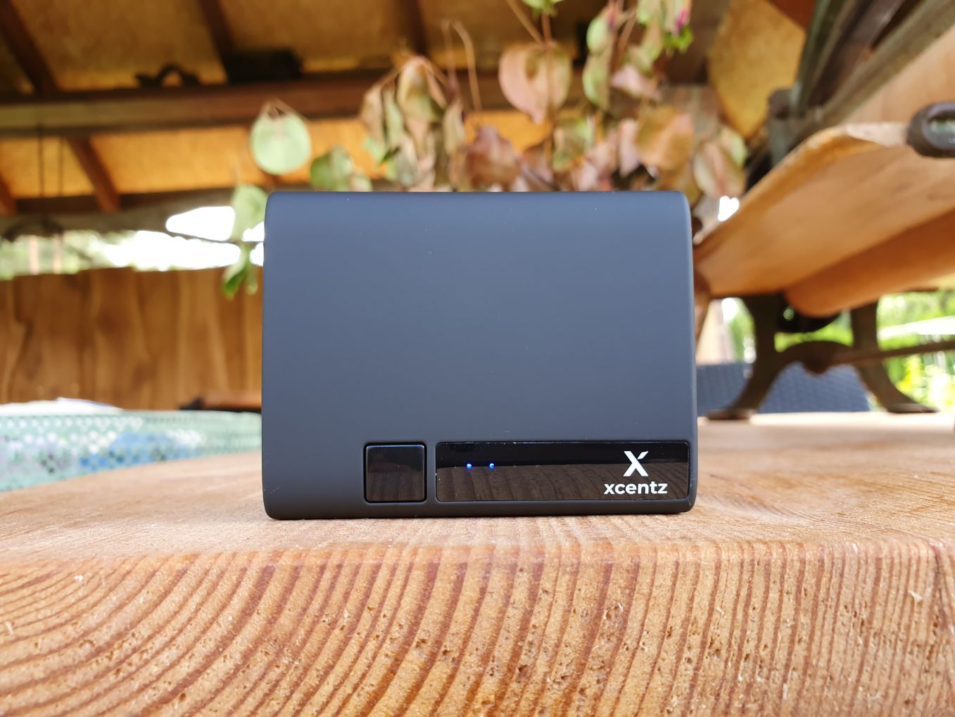 Xcentz 10000mAh Portable Charger Review - Gizmochina