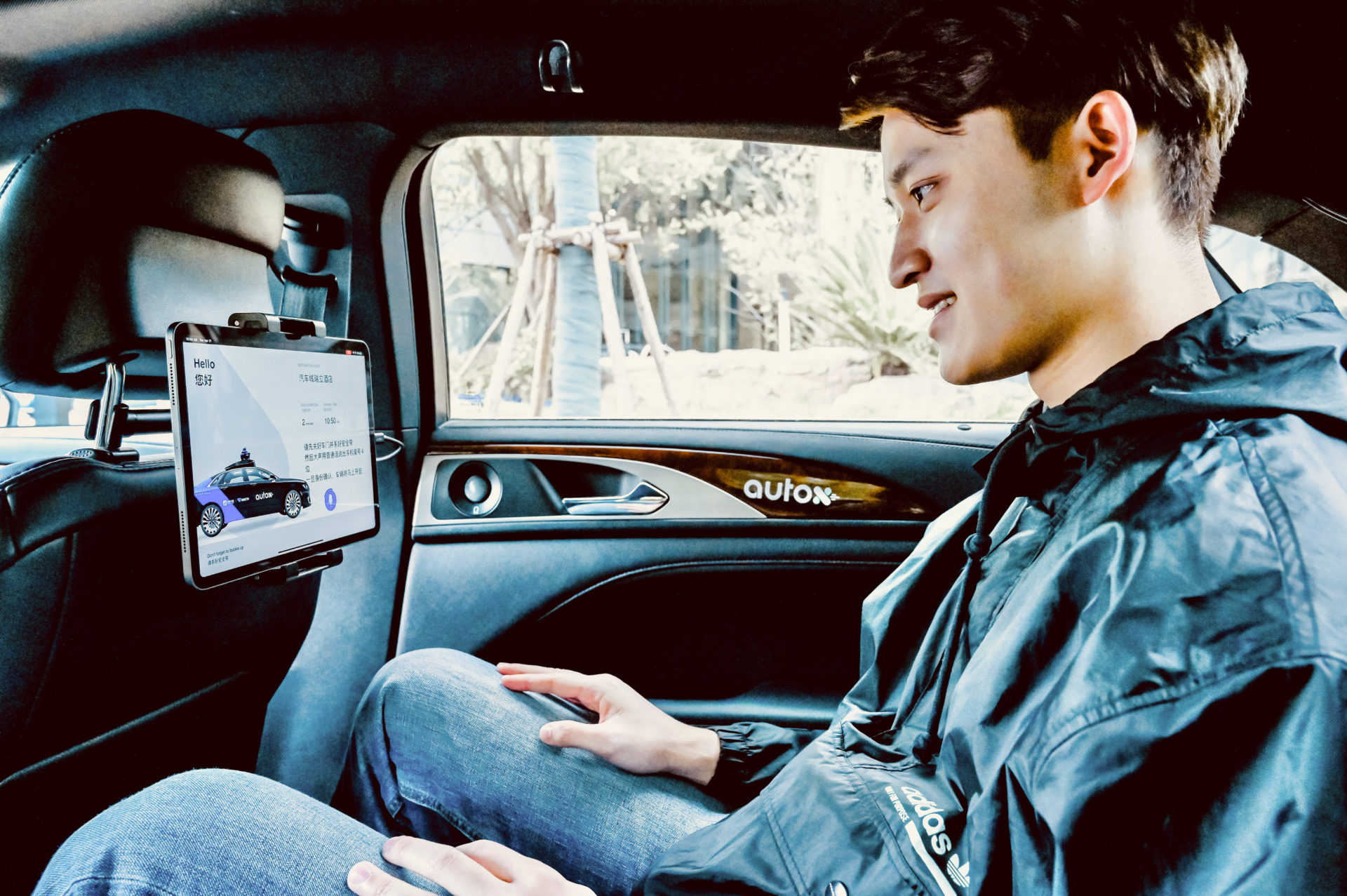 AutoX launches its driverless RoboTaxi service in China - Gizmochina