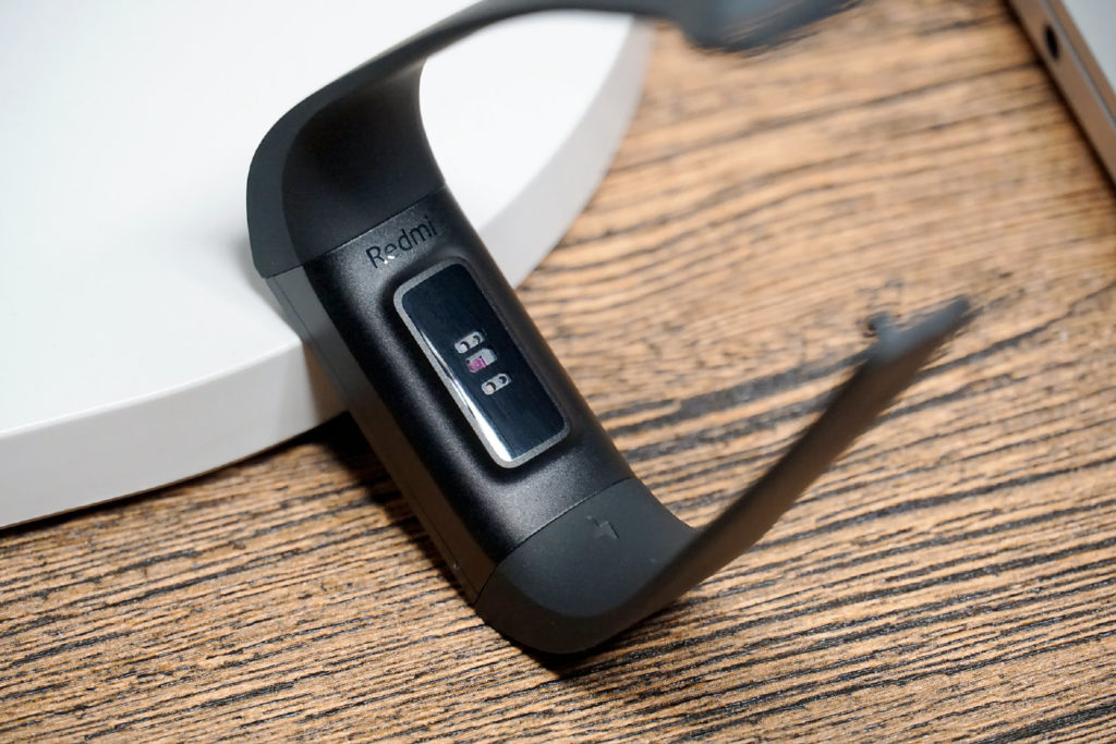 Xiaomi's Redmi Band unboxing and hands-on pictures - Gizmochina