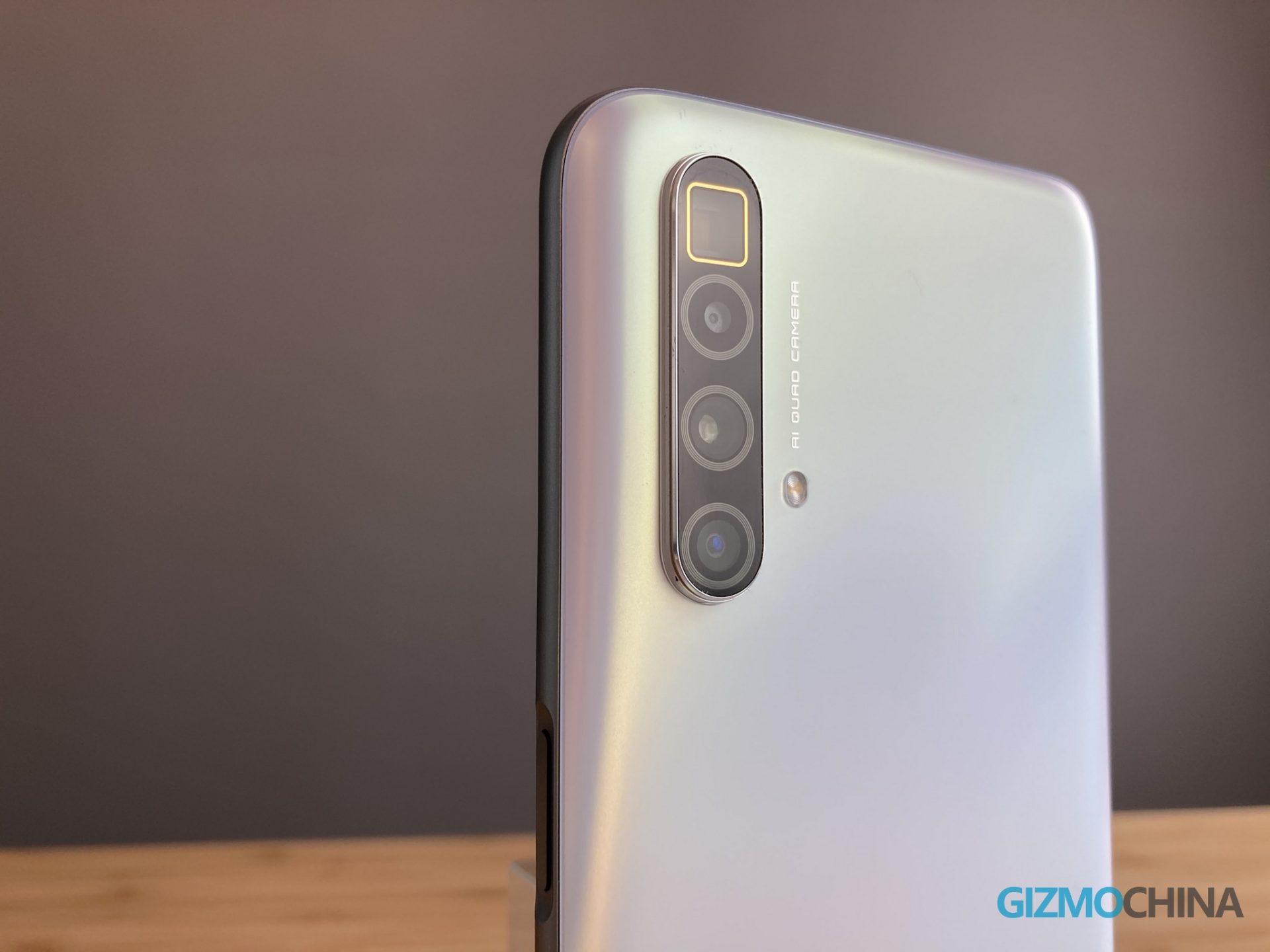Realme X3 SuperZoom Hands On & First Impressions: Affordable Periscope ...