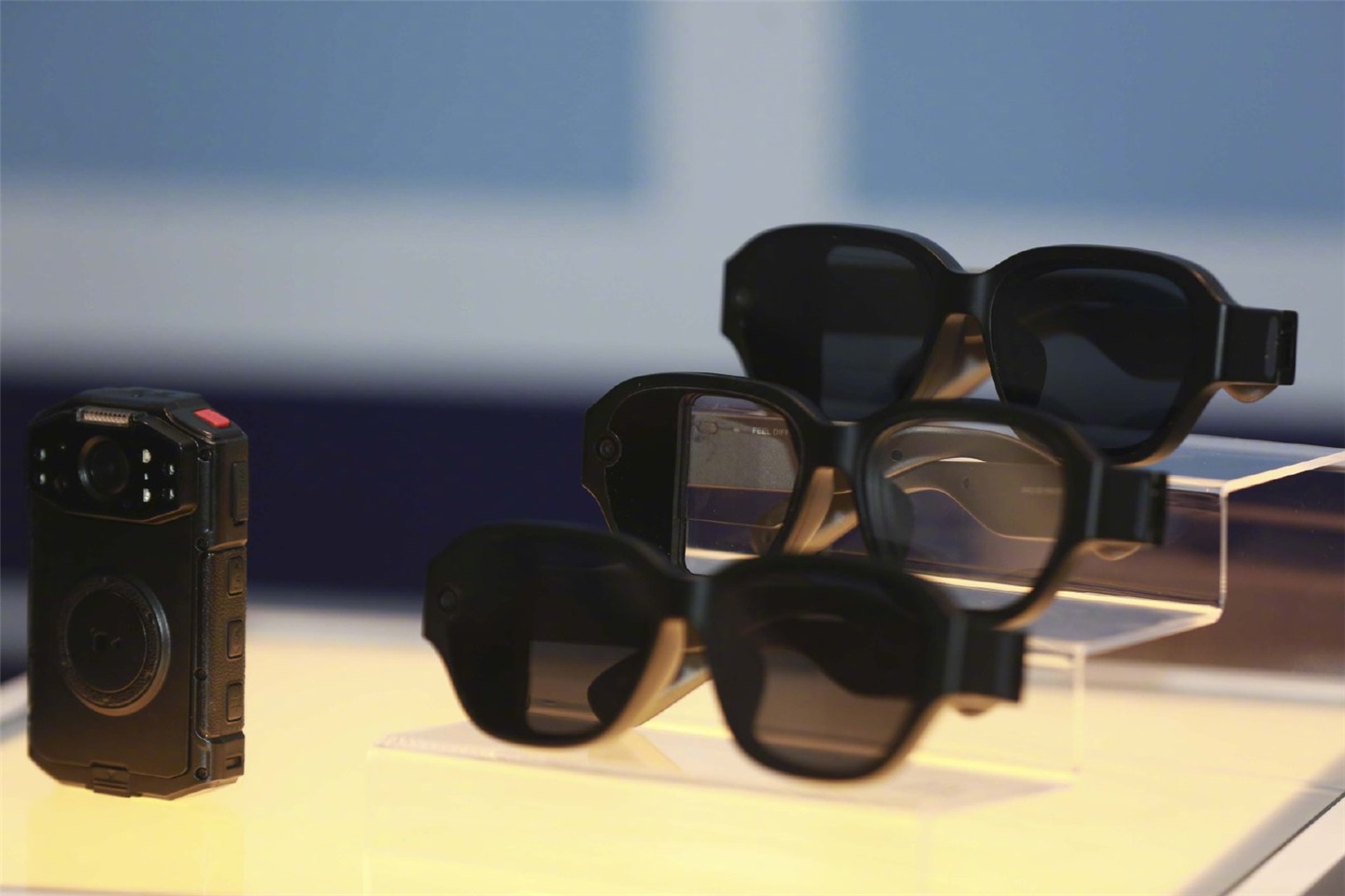 Coolpad Xview Smart Wearable AR Glasses launched in China for 2,999 ...