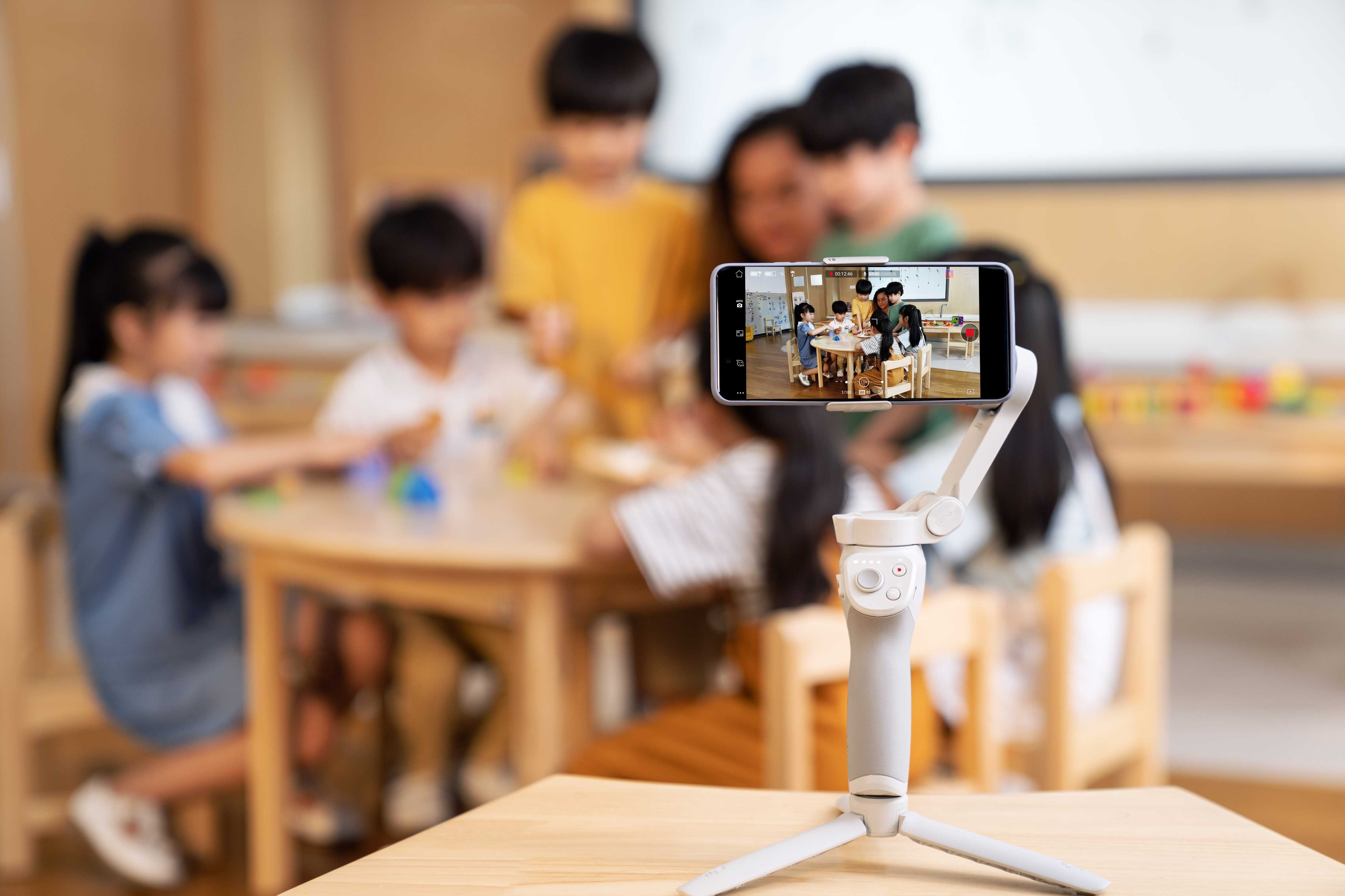 DJI OM 4 Mobile Gimbal announced with user friendly Magnetic Mounts ...