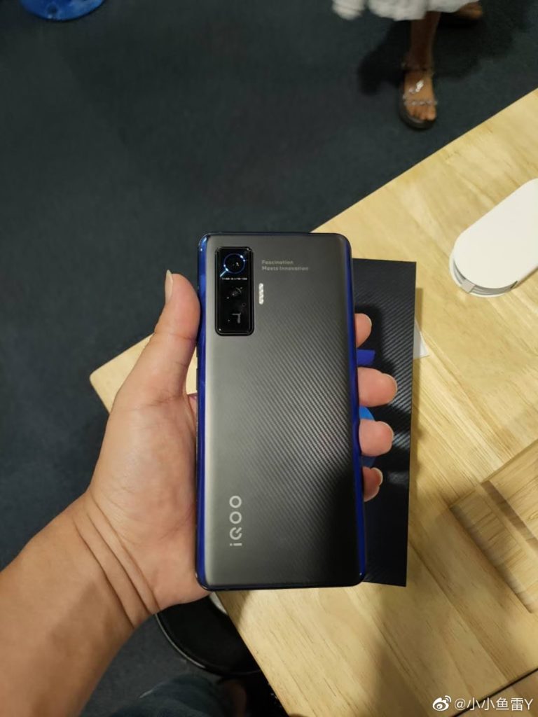iQOO 5 Pro live shots appear to reveal curved screen and triple rear ...
