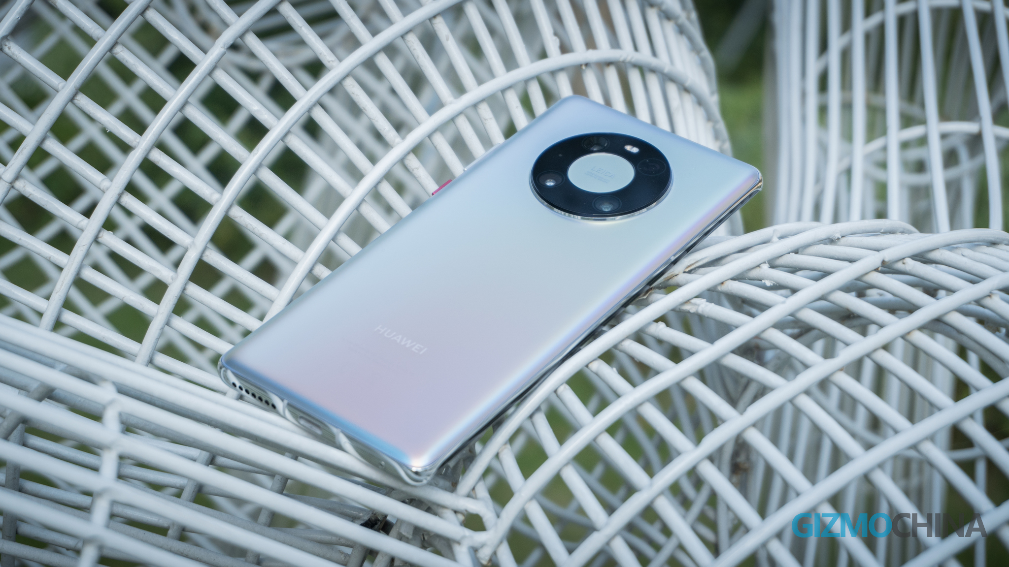 Huawei Mate 40 Pro Hands On: Space Ring Camera in Mystic Silver makes ...