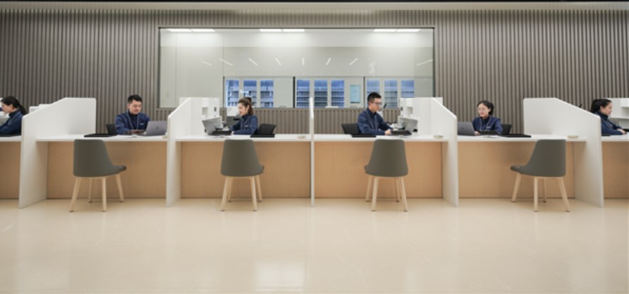 Huawei's new Service Center has Automated Robots, Face-Face Engineer ...