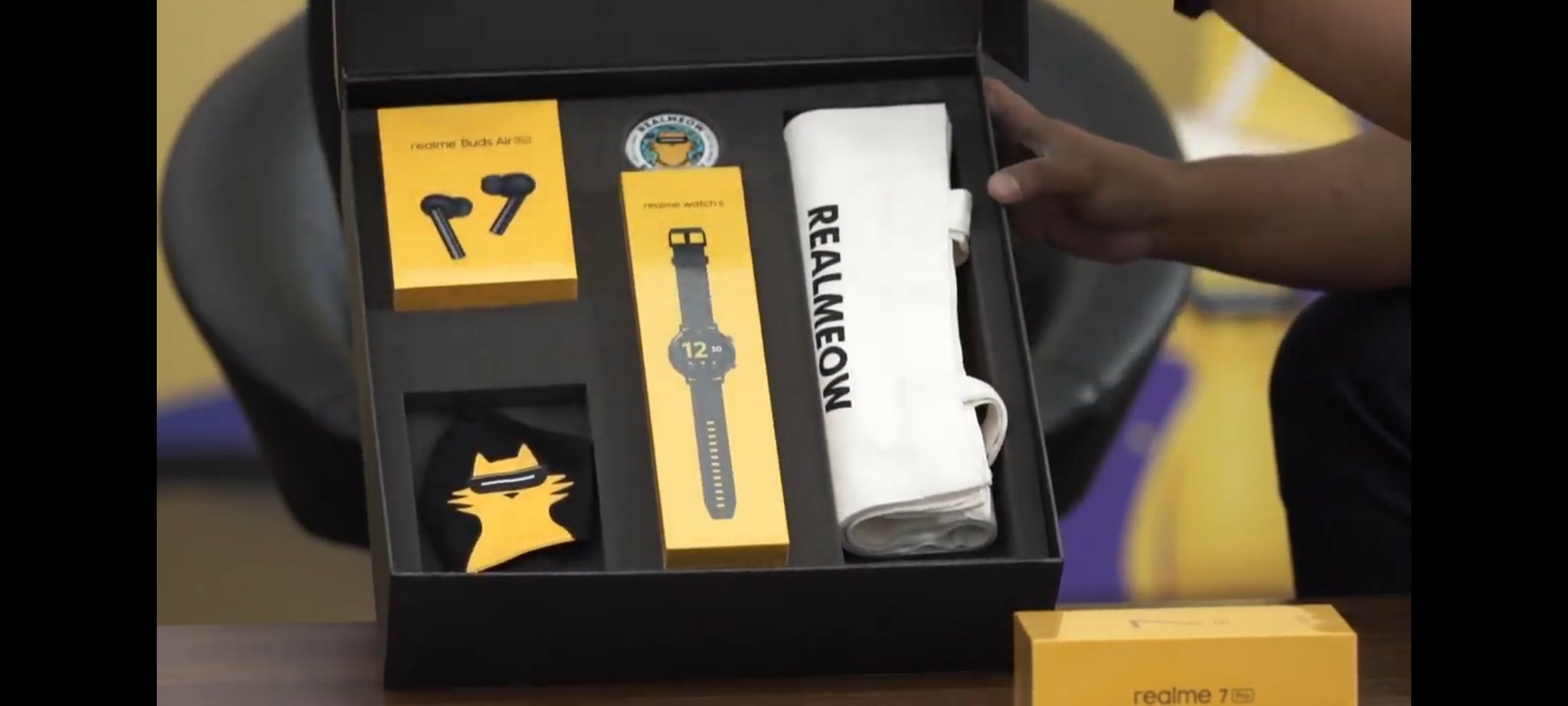 Realme's official mascot known as Realmeow unveiled - Gizmochina