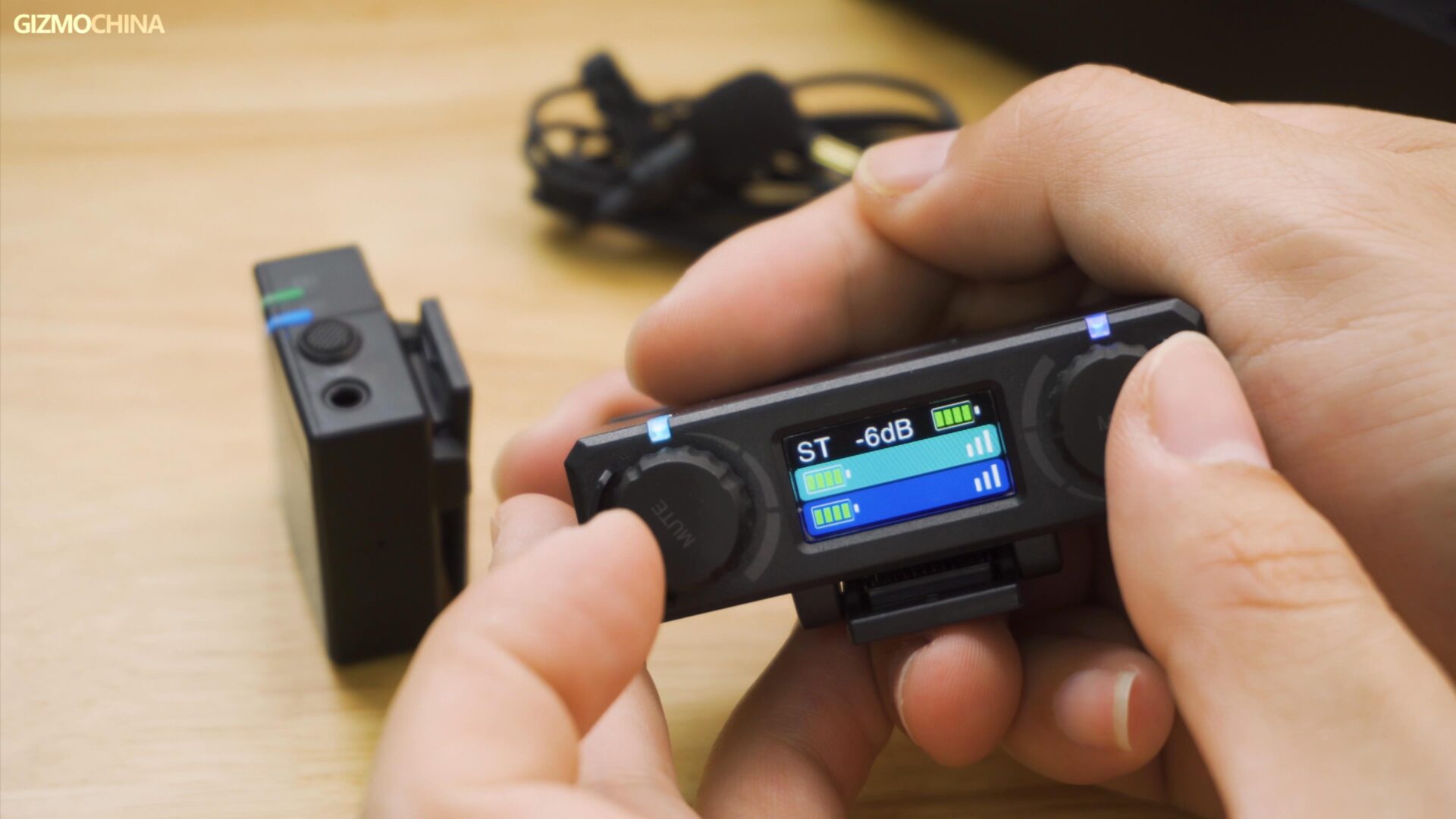 HOLLYLAND Lark 150 Review: Super Compact & Super Value - Gizmochina