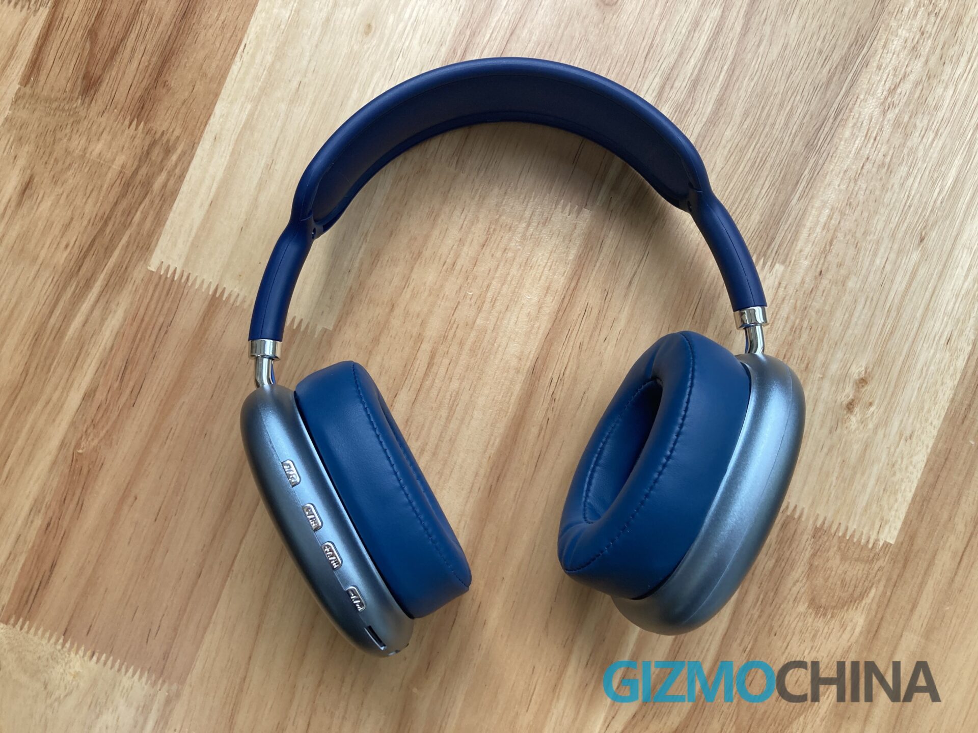 This Apple AirPods Max Clone looks like the Original despite selling ...