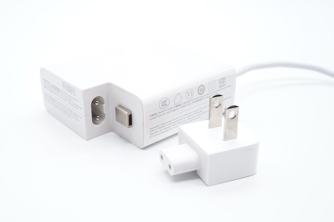 Huawei launches 135W USB-C charger with PD and Huawei SuperCharge ...