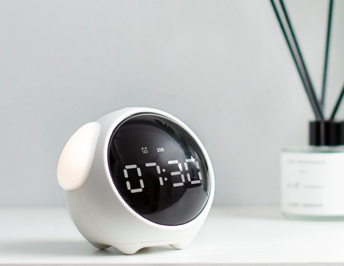 Deal: Get Youpin Cute Pixel Alarm Clock for $21 (Retail Price $35 ...