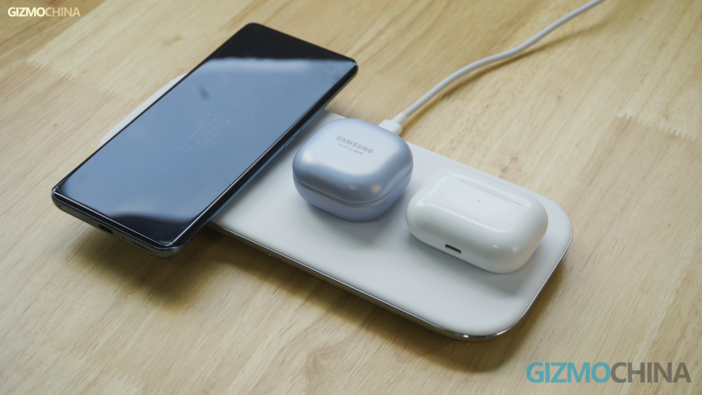 Xiaomi Multi-coil wireless charging pad Review: Charge 3 Phones ...