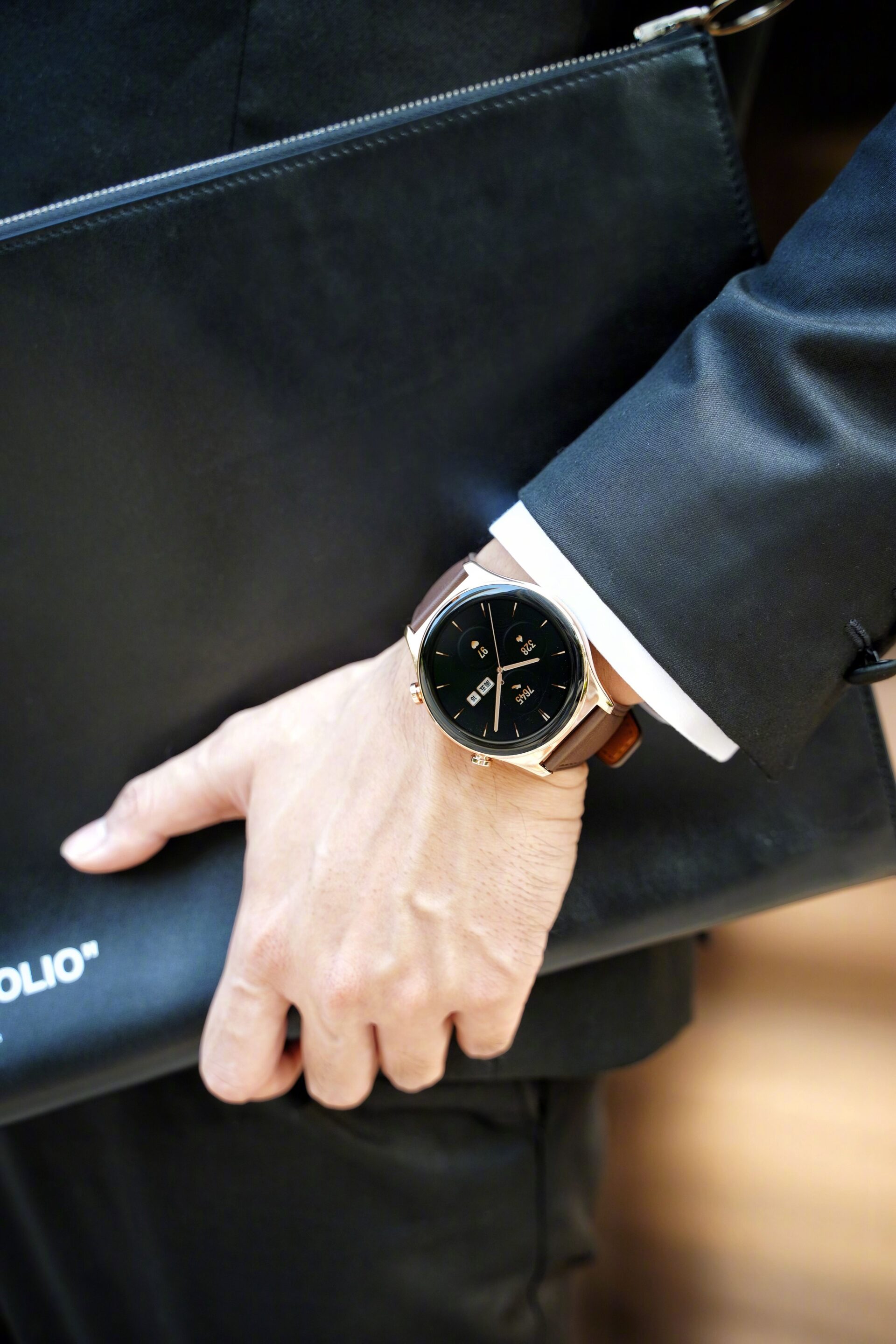 Honor shows off the Watch GS3 in new live photos - Gizmochina