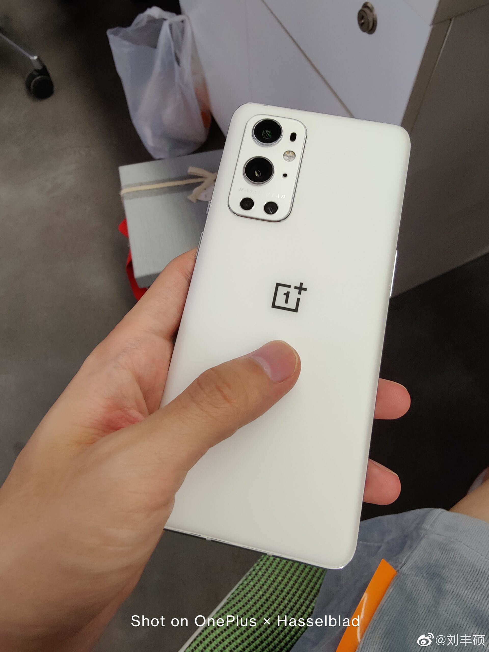 Here is the OnePlus 9 Pro in dazzling white - Gizmochina