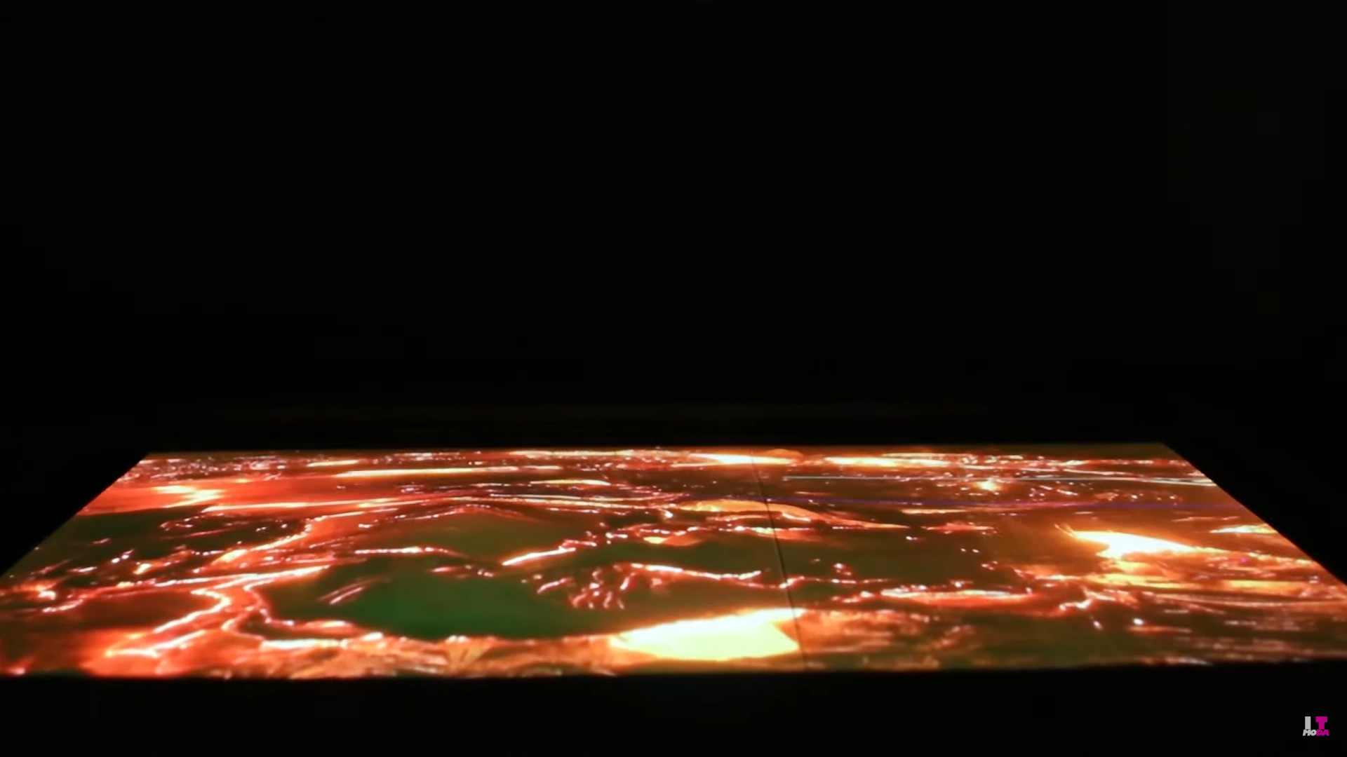 Samsung showcases a new 13-inch Stretchable OLED display tech - Gizmochina