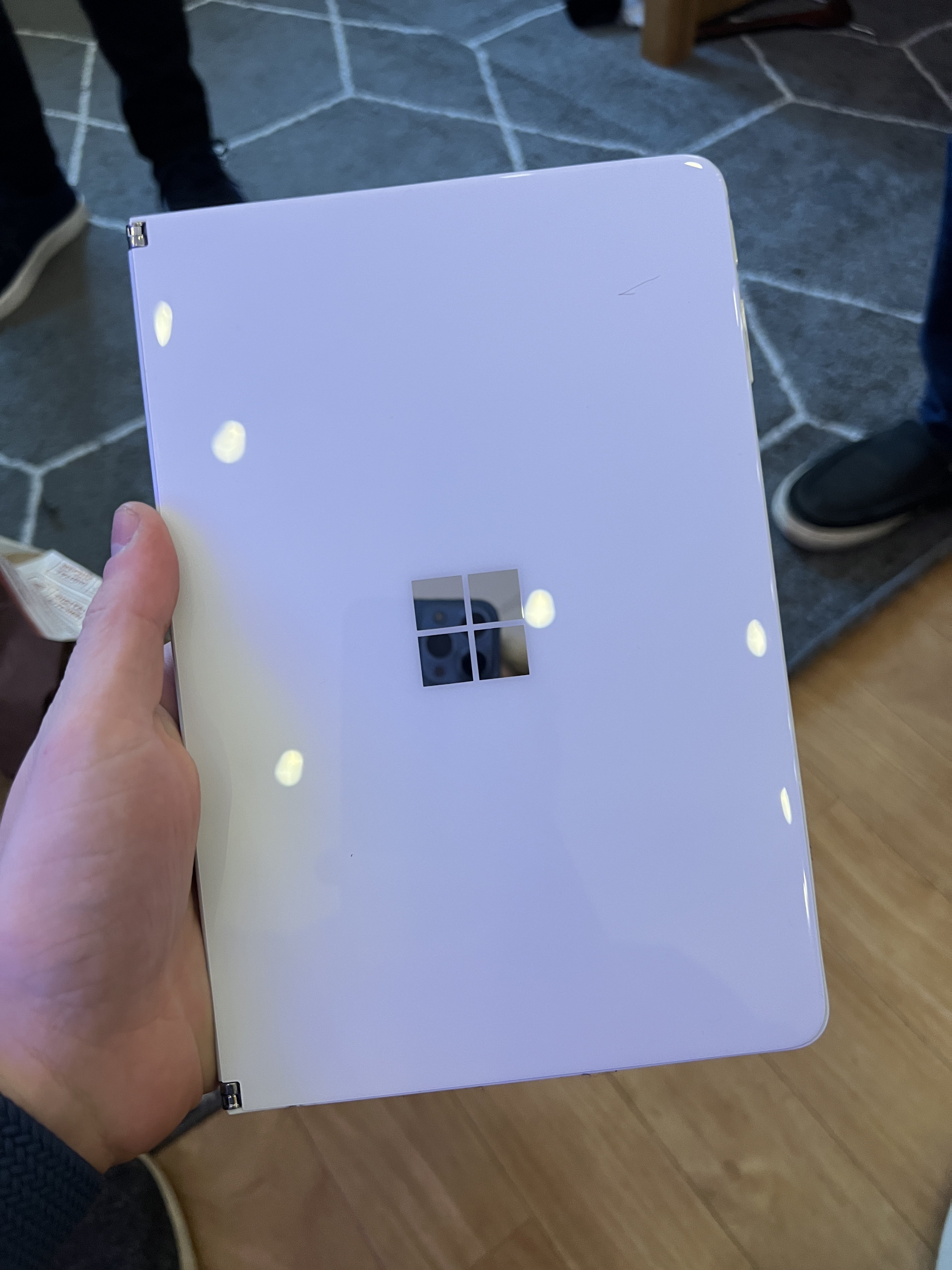 Here's a look at a prototype of the unreleased Microsoft Surface Neo ...