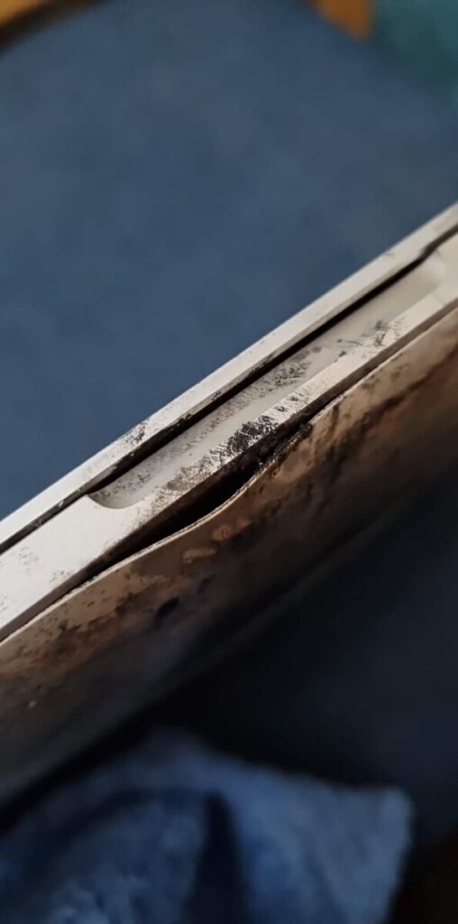 Apple MacBook Pro spontaneously bursts into flames, almost takes user's ...