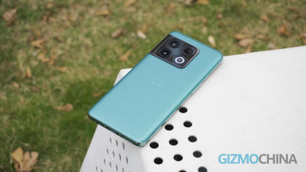 OnePlus 10 Pro Unboxing & First Impression: Good looking design but ...