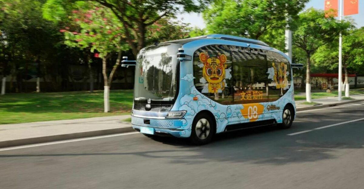 WeRide Robobus without steering wheels, throttle or brake pedals begins ...