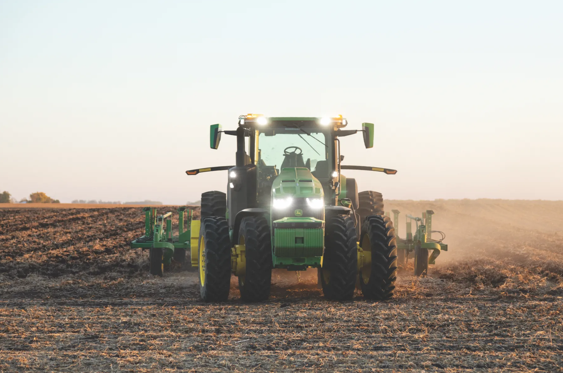 John Deere unveils autonomy kit that allows its tractors function ...