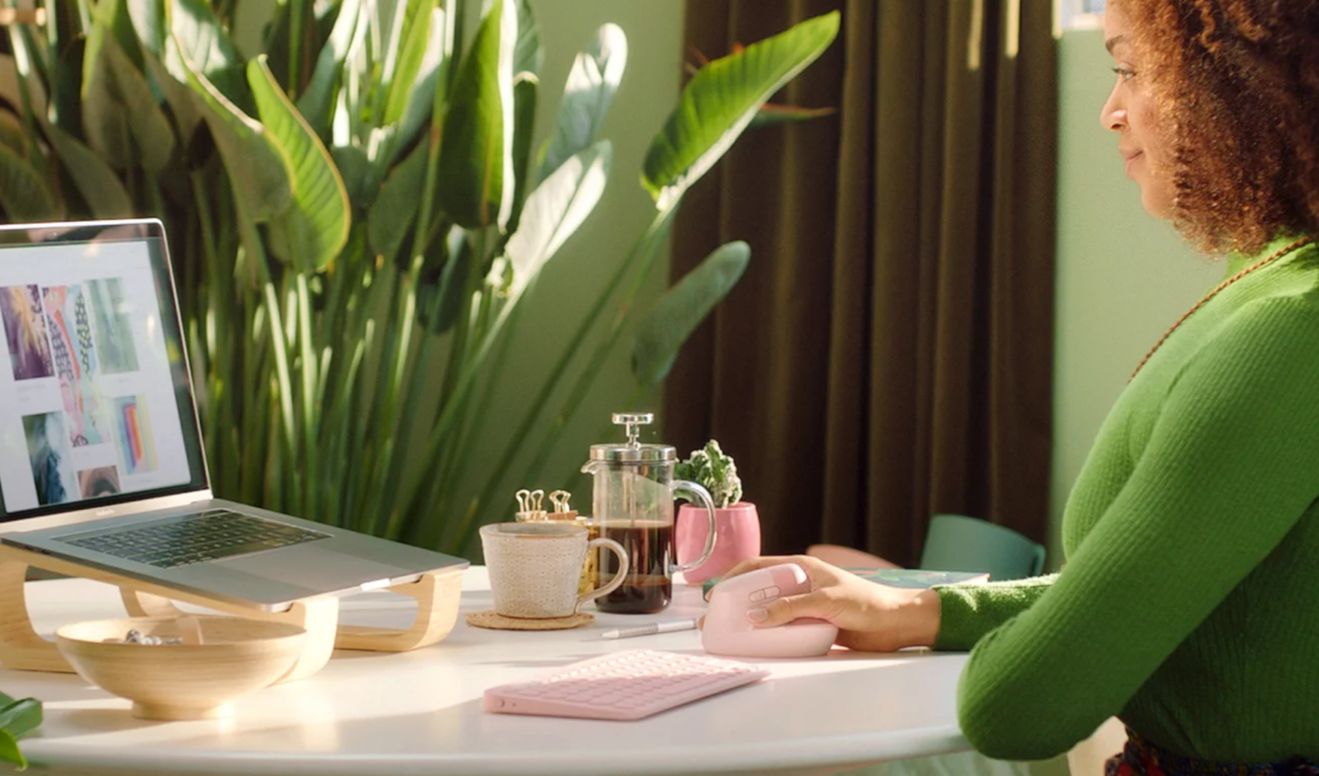 Logitech launches the affordable Lift wireless vertical mouse - Gizmochina