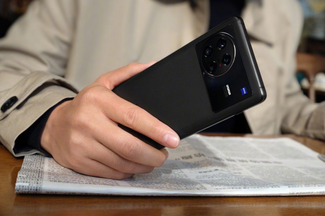 vivo X Note official live images show all three gorgerous color options