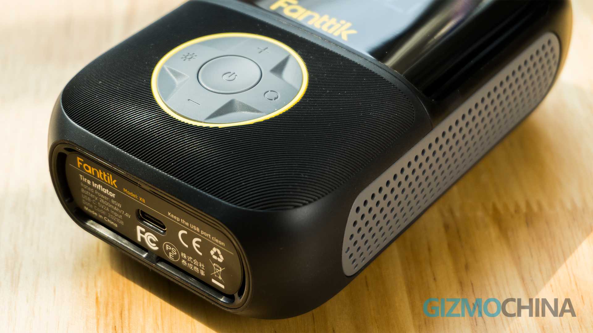 Fanttik X8 Air Tyre Inflator Review: Compact and Useful - Gizmochina